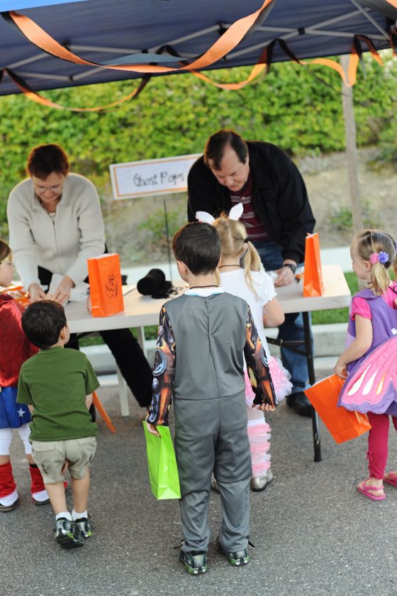 Traditional Halloween Activity and Games Ideas — Pink Peppermint Design