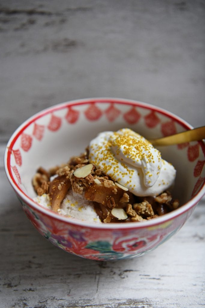 16 Amazing Fall Apple Recipes : Cinnamon Spiced Apple Strudel Sundae ...